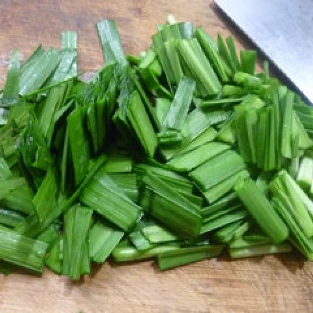 fried leek with shrimp skin